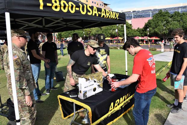 Army Shutters Recruiting Stations as 6 Recruits Show COVID-19 Symptoms ...