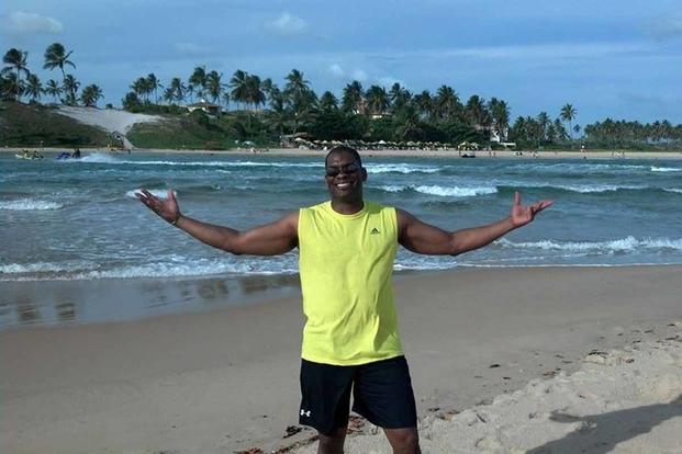 RBG's Trainer, Army Vet Bryant Johnson, Does Push-Ups in Front of Her ...
