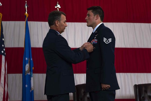 Air Force Pararescueman Receives Silver Star for Saving Lives of ...