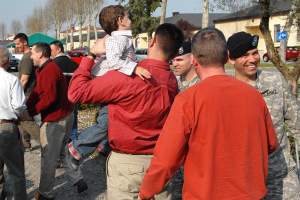 Military Families: Connecting During a Deployment | Military.com